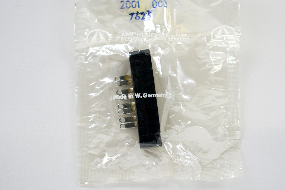 Tuchel 8pin T2001 メスコネクター デッドストック新品入荷！