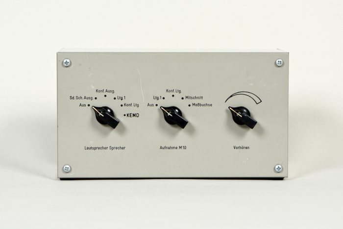 siemens console panel をケーシング。